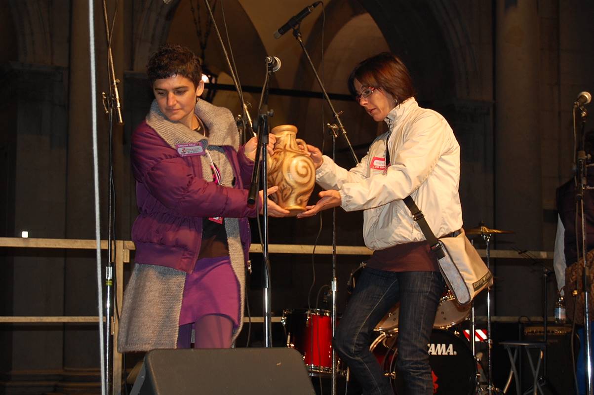 in piazza, non più vittime ma testimoni | pina nuzzo gli anni udi